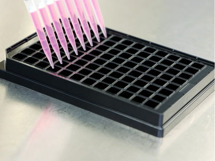 89627 | µ-Plate 96 Well Square Glass Bottom: #1.5H (170 ±5 μm) D 263